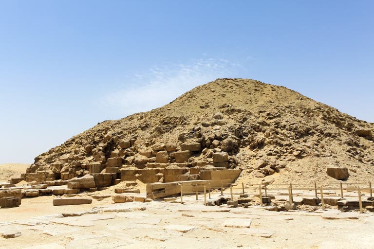 Pyramid of Unas, Egypt stock image. Image of perring - 37477699