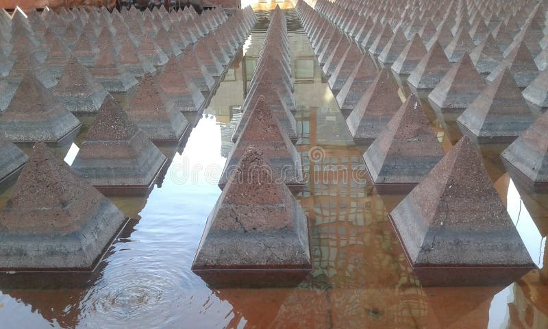 Pyramid on the water editorial stock image. Image of pyramids - 95250529