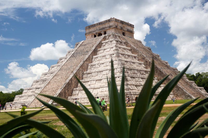 Pyramide Aztèque Du Mexique Pyramide Mesoamerican Image stock - Image ...