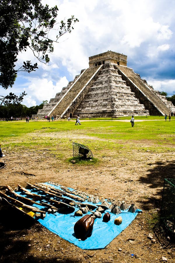 Pyramide De Chichen Itza, Mexique Photo stock - Image du tourisme ...