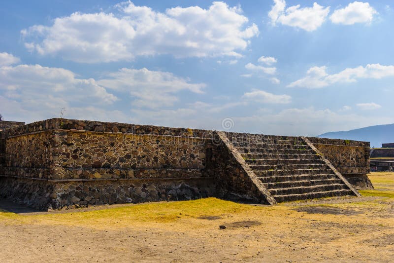 Pyramide De La Lune, Teotihuacan, Mexique Photo stock - Image du latin ...