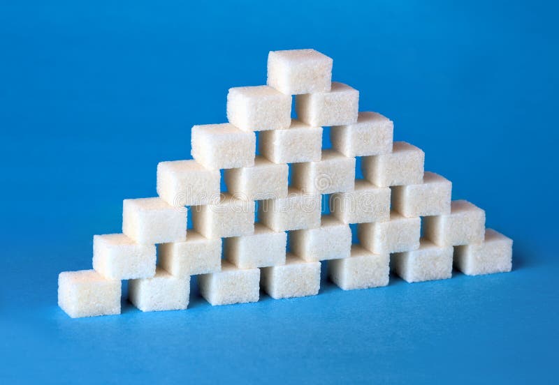 Pyramide de sucre photo stock. Image du produit, fond - 29540970