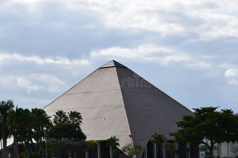 Pyramide in Florida redaktionelles foto. Bild von tropisch - 48434971