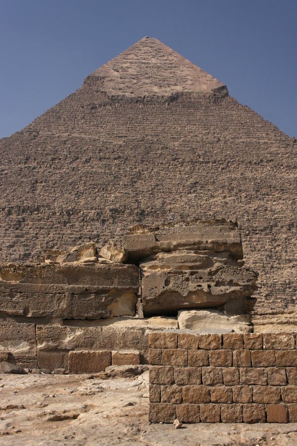 Pyramiden von Gizeh stockfoto. Bild von tourismus, altertum - 16976426
