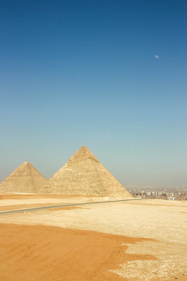 Pyramiden von Gizeh stockfoto. Bild von tourismus, altertum - 16976426