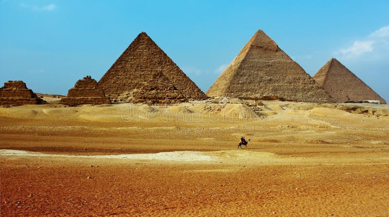 Giza pyramider arkivfoto. Bild av gammal, gammalt, axeln - 14056400