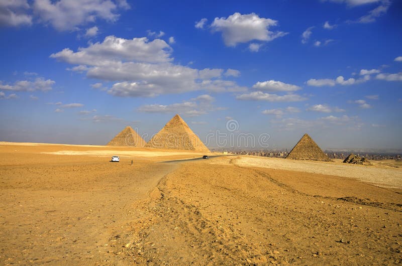 Pyramides De Giza Le Caire, Egypte Photo stock - Image du egypte ...
