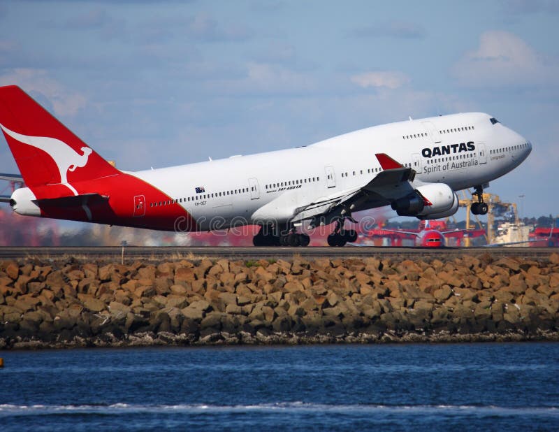 Qantas Boeing 747 Jet Taking Off Editorial Photo - Image of australia ...