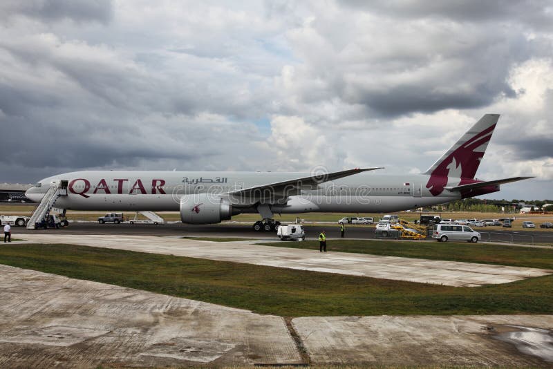 Qatar Airways Airplanes at the Qatar International Airport Editorial ...