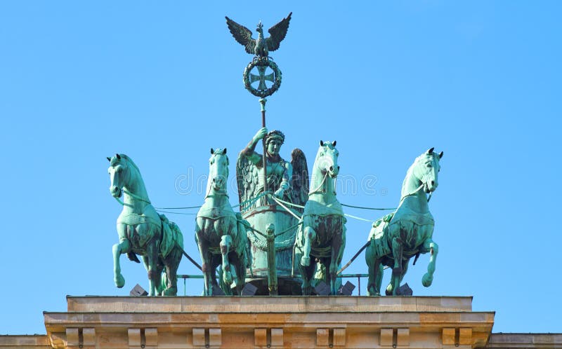Quadriga image stock. Image du sunlight, char, sculpture - 181268685