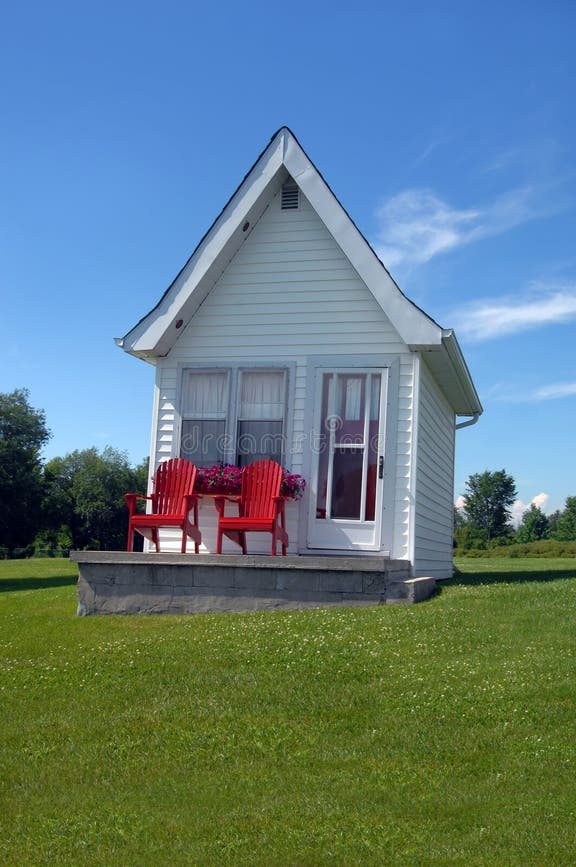 Quaint Cottage stock image. Image of flower, home, canada - 18828379