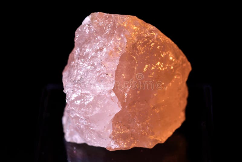 Minerais Cor-de-rosa De Quartzo, Um Fundo Abstrato Bonito Imagem de ...