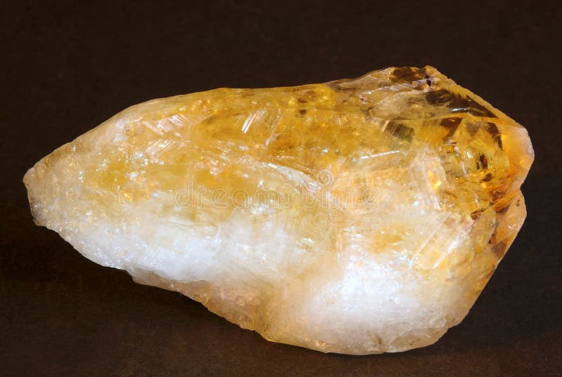 QUARZO CITRINO immagine stock. Immagine di gemma, cristallo - 59476893