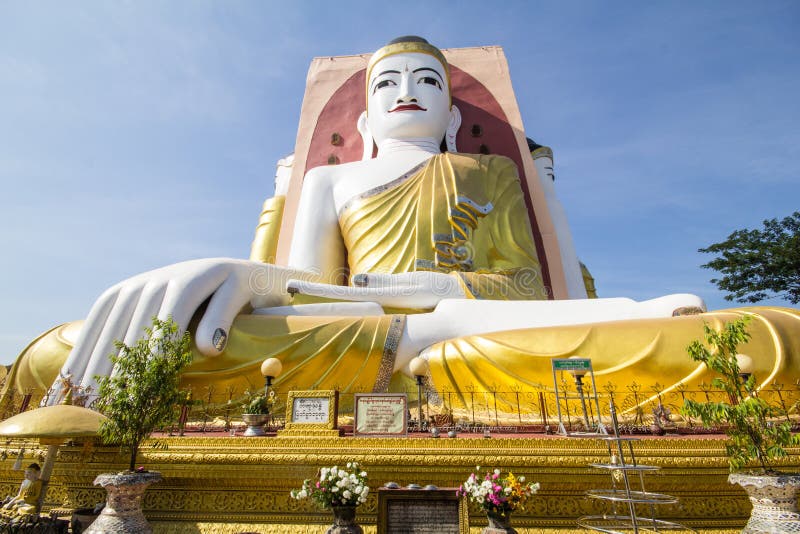 Quatro Caras Da Buda Na Buda De Kyaikpun, Bago, Myanmar Imagem de Stock ...