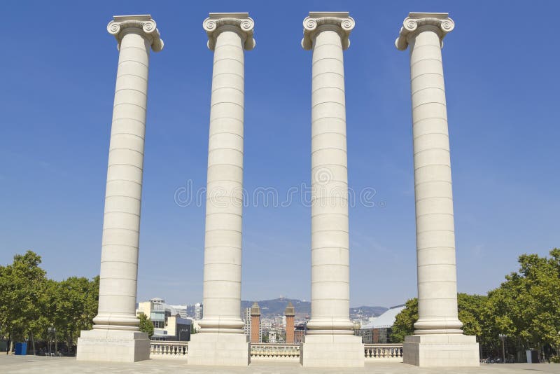 Quattro Colonne Bianche, Barcellona Fotografia Stock - Immagine di ...