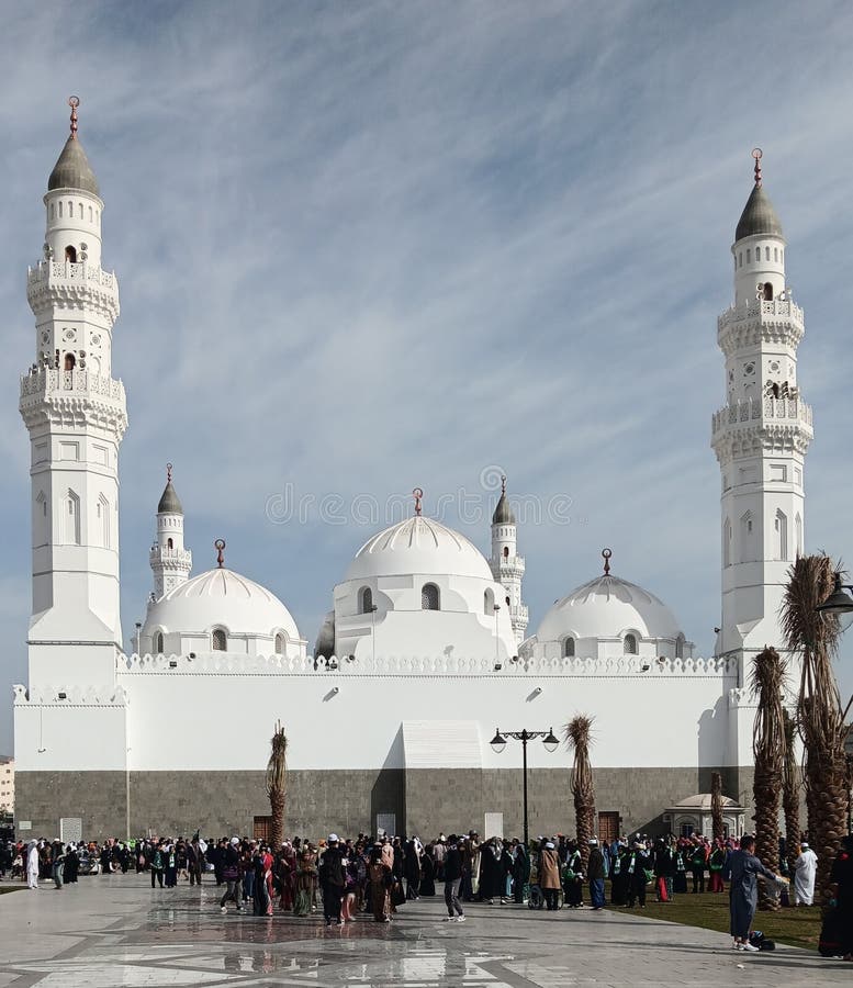 Quba mosque editorial stock image. Image of surroundings - 272260989