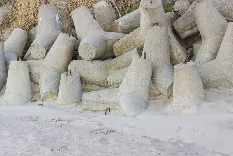 Quebra-mar concreto. imagem de stock. Imagem de pedregulho - 36020547