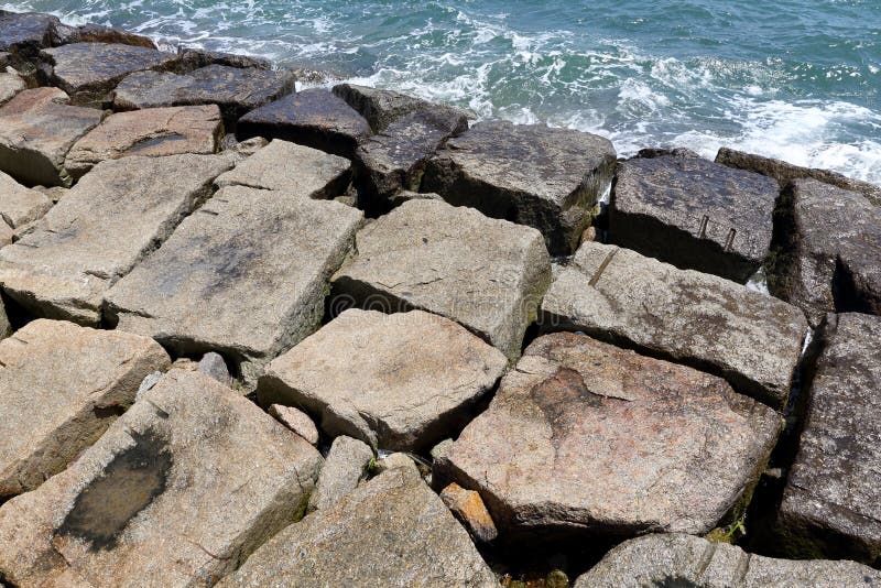 Quebra-mar de pedra imagem de stock. Imagem de azul, paisagem - 54658475