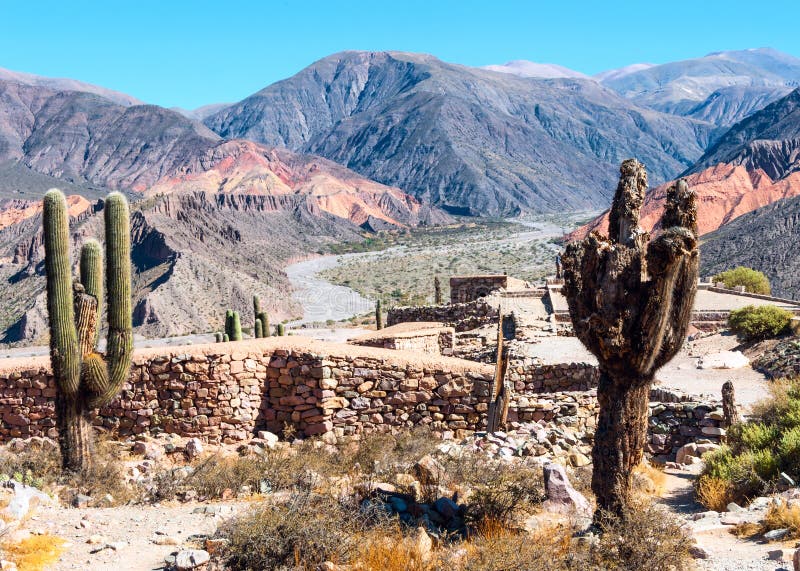 Quebrada De Humahuaca, La Argentina Foto de archivo - Imagen de ...