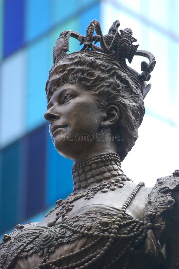 Queen Alexandra statue stock image. Image of necklace - 11132281