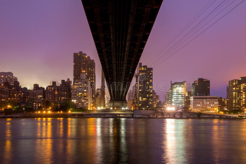 Queen Bridge, New York Skyline Stock Image - Image of skyline, park ...