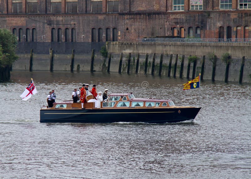Queen Elizabeth II and the Royal Pageant 2012 Editorial Image - Image ...