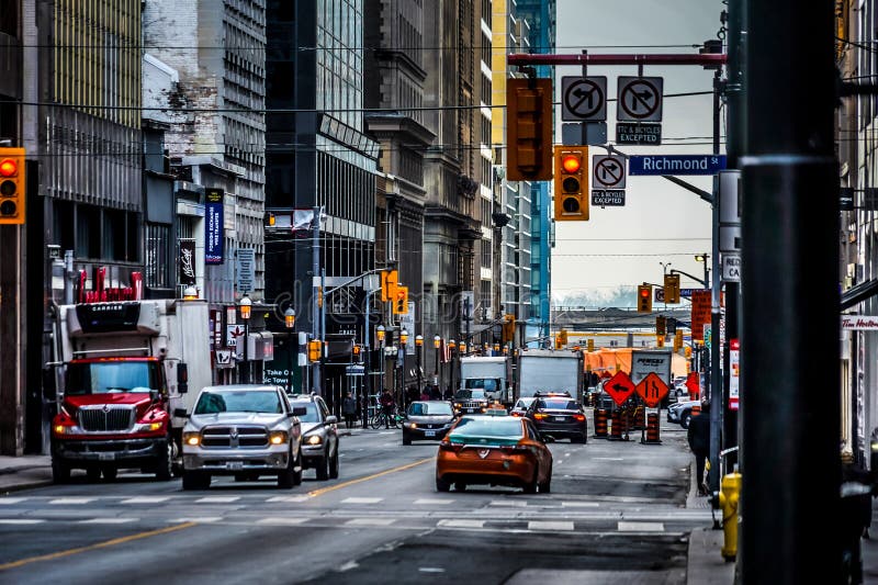 Queen street traffic light editorial stock image. Image of canada ...