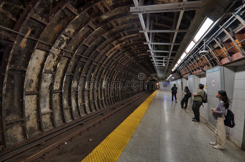 Queens Park Subway Station Platform Editorial Photo - Image of station ...