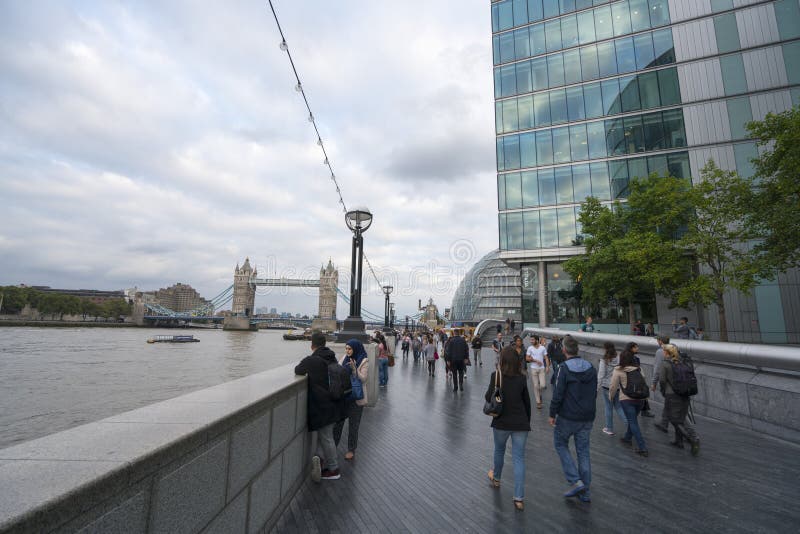 The Queens Walk at Southbank of River Thames London LONDON Editorial ...
