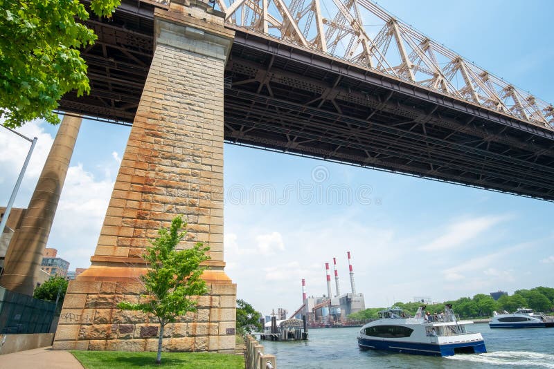 Queensboro Bridge and the Ravenswood Power Plant Editorial Photography ...