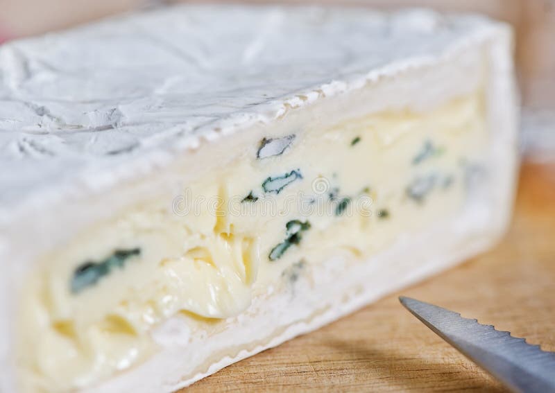 Queijo azul foto de stock. Imagem de gourmet, saborosa - 25767724