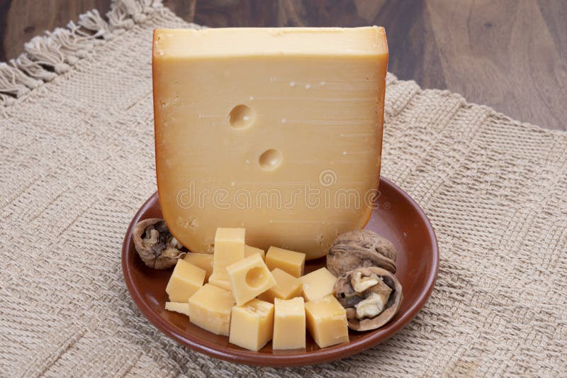 Queijo De Leite De Vaca Duro, Queijo Velho, De Gouda Foto de Stock ...