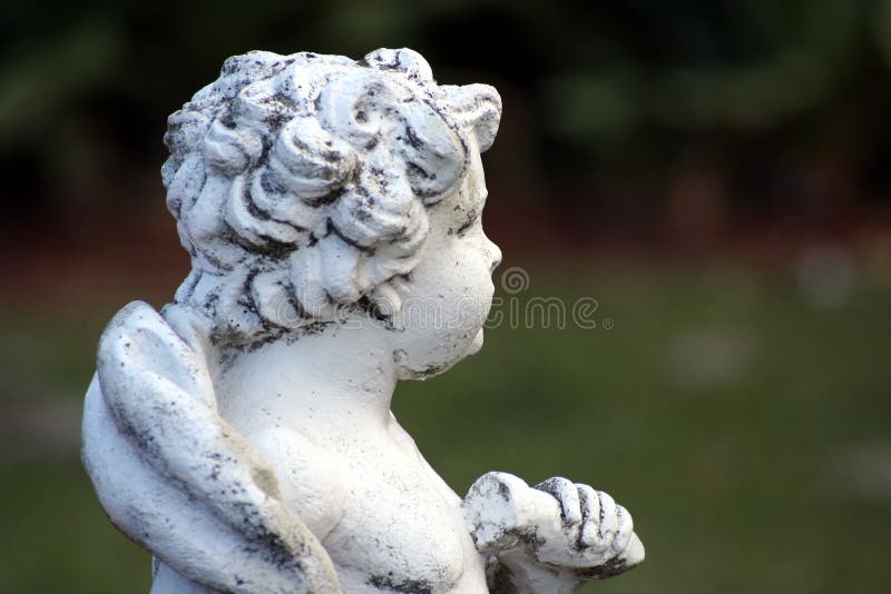 Querube concreta foto de archivo. Imagen de guarda, alado - 540308