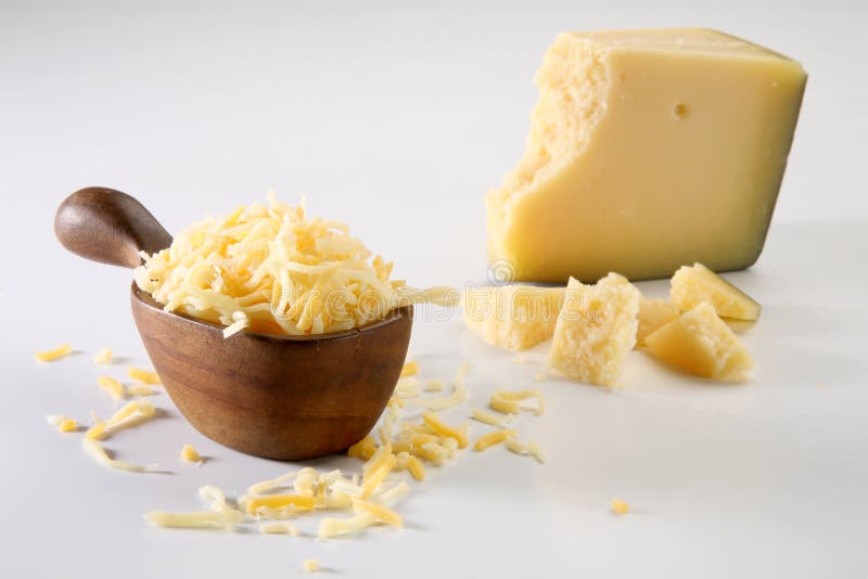 Queso rallado foto de archivo. Imagen de delicatessen - 2681290
