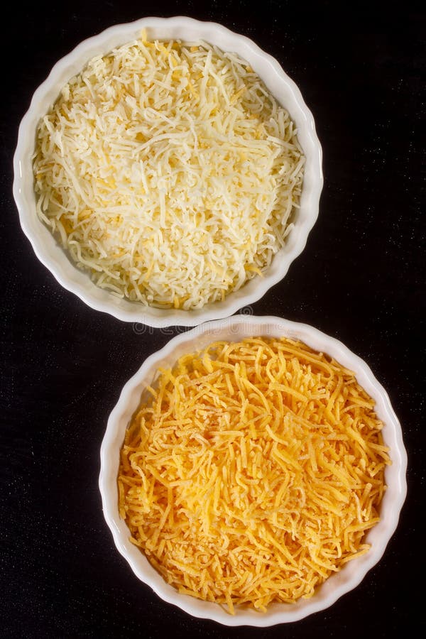 Queso rallado foto de archivo. Imagen de caseoso, placa - 33147998