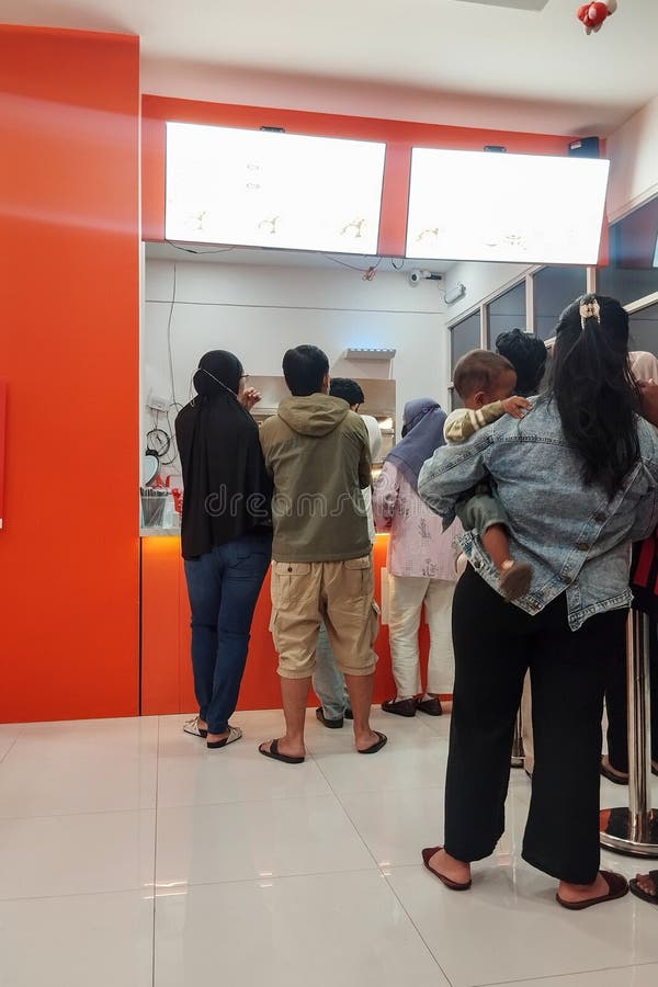 Queue at Fast Food Restaurant Editorial Stock Photo - Image of line ...