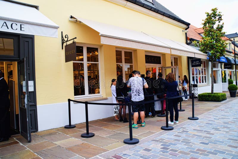 Gucci store editorial stock image. Image of luxury, italian - 21218014