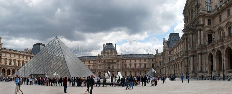 Queue of Visitors To the Pyramid in Louvre Editorial Image - Image of ...