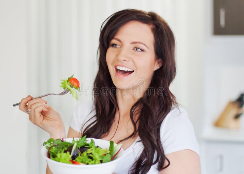 Quiero Comer La Ensalada Sana Foto de archivo - Imagen de comida, feliz ...