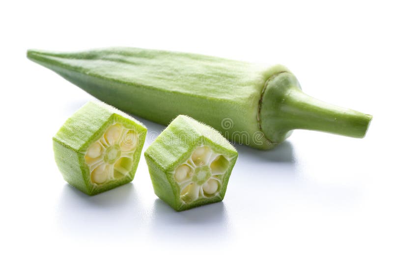 Quingombó fresco en blanco foto de archivo. Imagen de pegajoso - 57638786