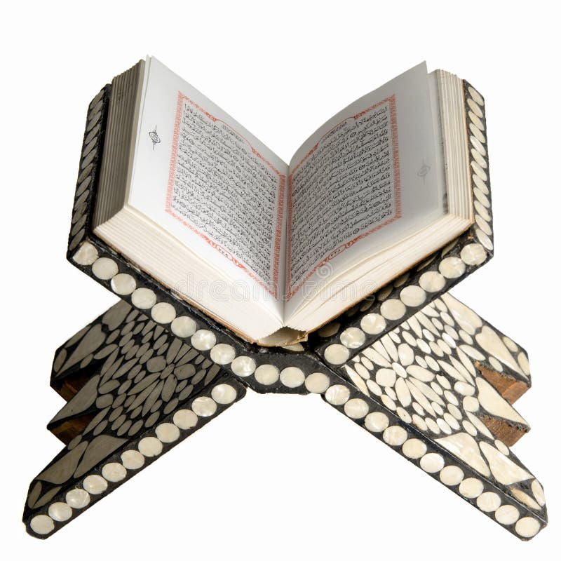 Quran Ouvert Sur La Table De Lecture Photo stock - Image du spirituel ...