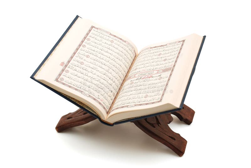 Le Livre Saint Islamique Coran Ouvert Et Isolé Photo stock - Image of ...