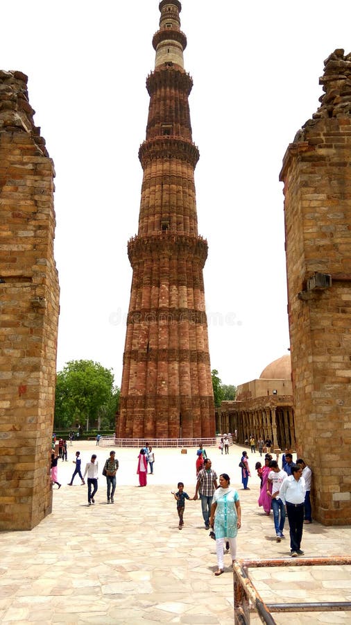Qutab minar editorial stock image. Image of delhi, minar - 75347914