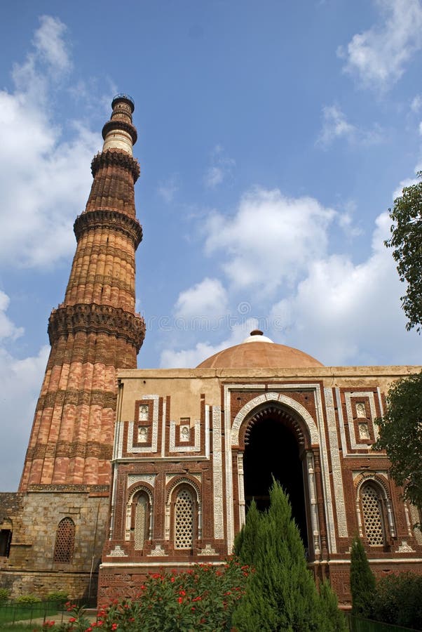 Qutab Minar, Delhi, India stock image. Image of cloudy - 34921229