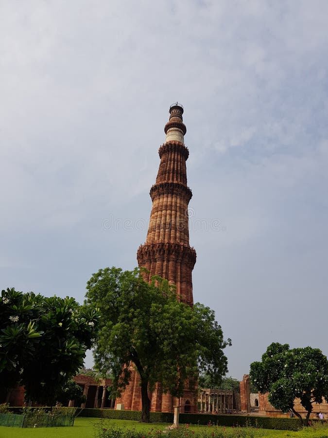 Qutub minar front view stock image. Image of minar, front - 129092773
