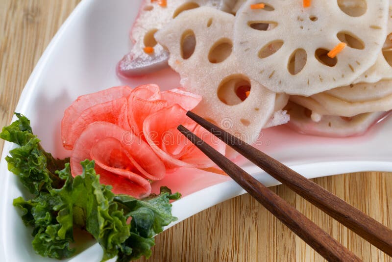 Rábano chino imagen de archivo. Imagen de oriental, plato - 48676241