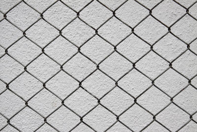 Réseau De Fer Et Mur De La Colle Blanche Photo stock - Image du cage ...