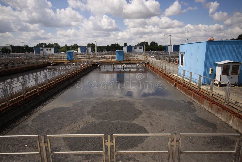 Boue activée photo stock. Image du laboratoire, exécutions - 96714646