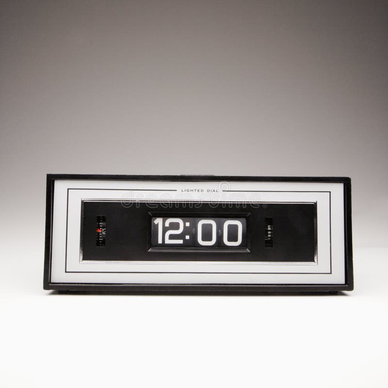 12h00 d'horloge photo stock. Image du mesure, affaires - 102068882