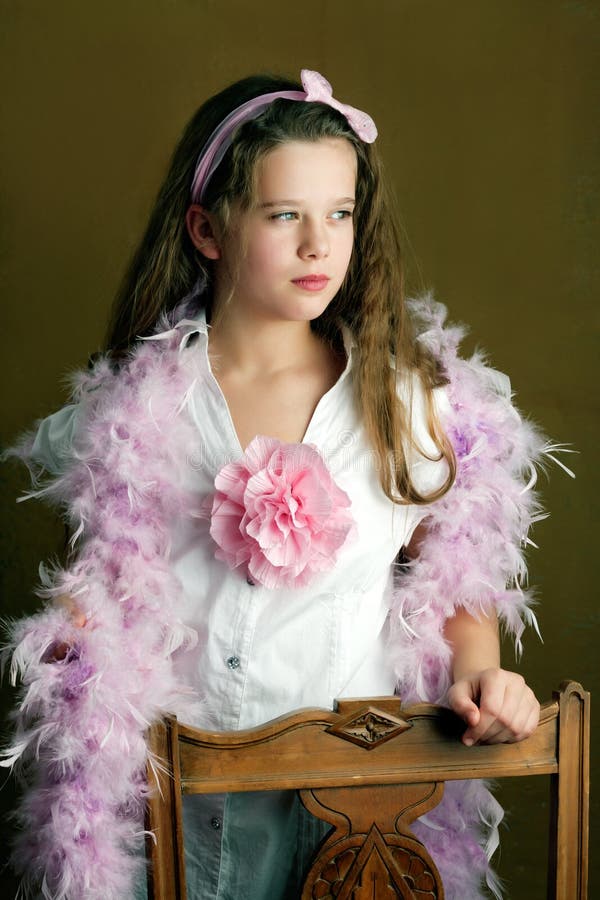 Rétro jeune fille photo stock. Image du jeune, voile - 22689148